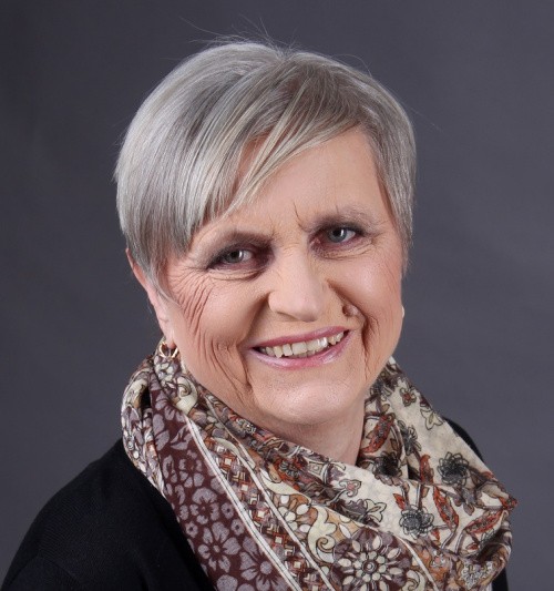 Елена Симакова – эксперт по созданию видео с эффектами и музыкой